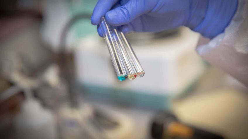 dls-lab-glass-tubes | Diagnostic Laboratory Services, Inc.